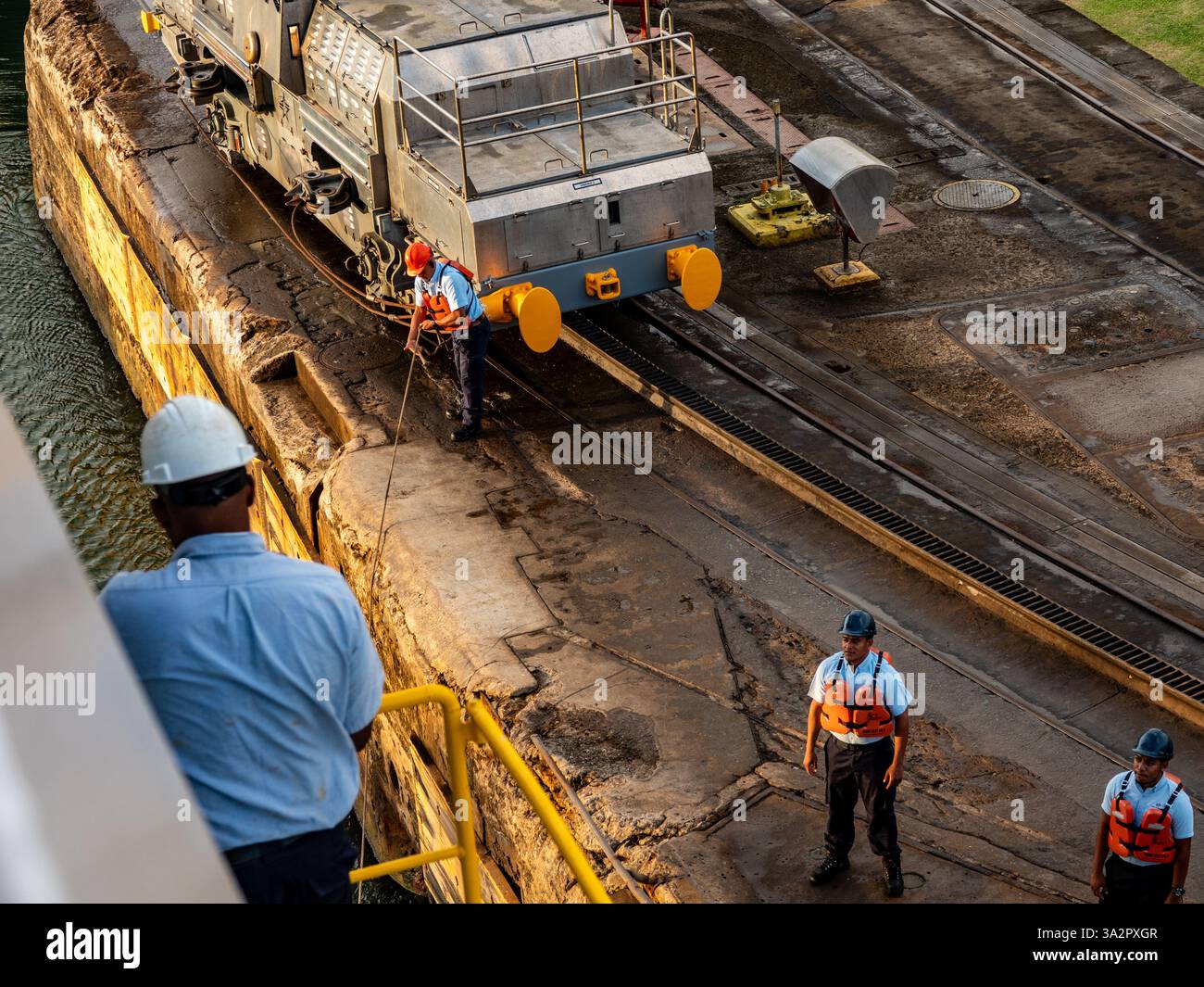 line handlers approaching lock one atlantic side Stock Photo - Alamy