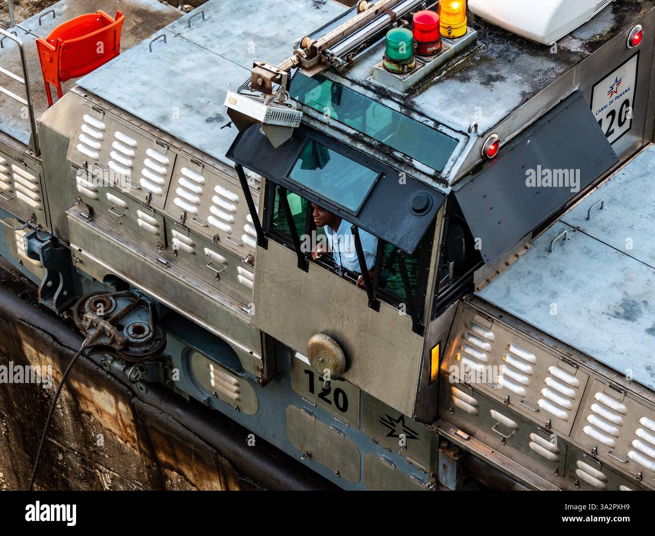 panama canal transit Stock Photo - Alamy