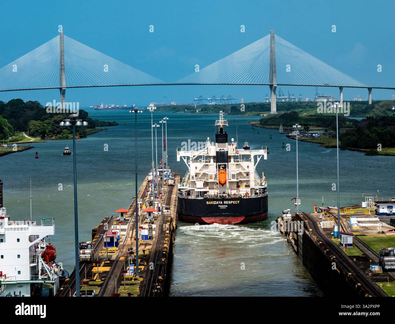 panama canal transit Stock Photo - Alamy