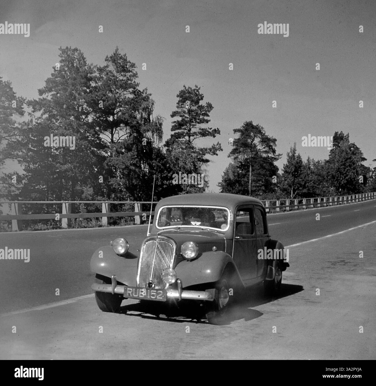 British car factory 1960s hi-res stock photography and images - Alamy