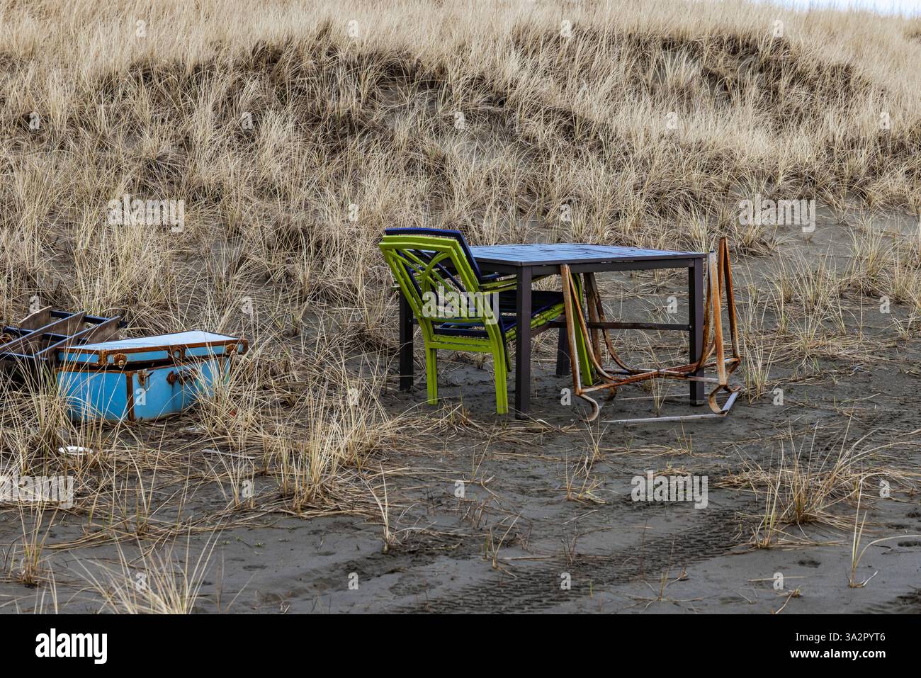 Treasure Chest and campsite table and chairs in Ocean City State Park ...