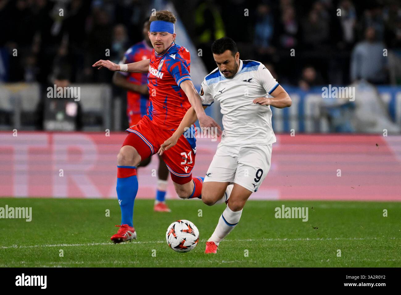 Pavel Sulc of Viktoria Plzen and Pedro Eliezer Rodriguez Ledesma of SS ...