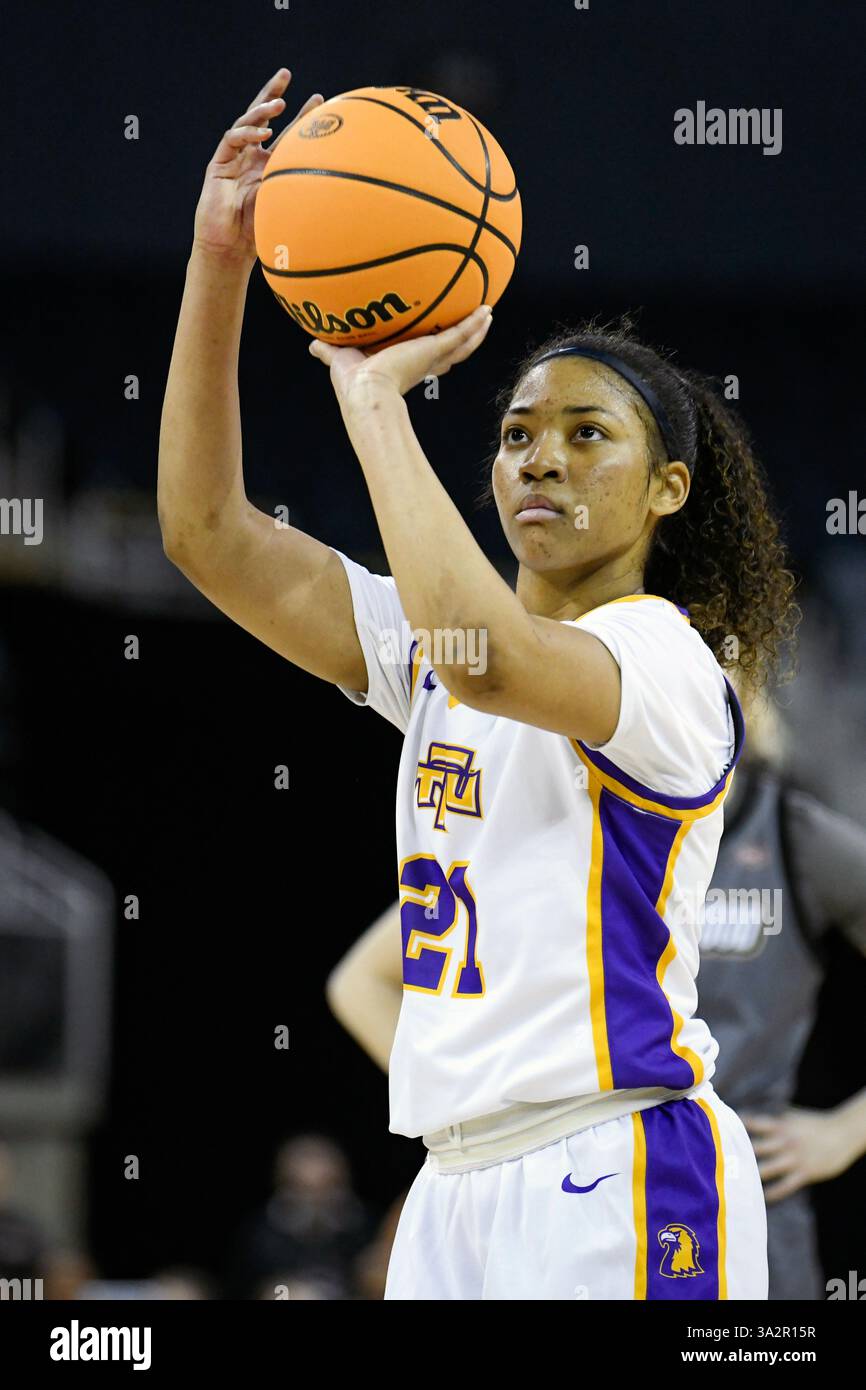 EVANSVILLE, IN - MARCH 08: Tennessee Tech Golden Eagles Guard Chloe ...