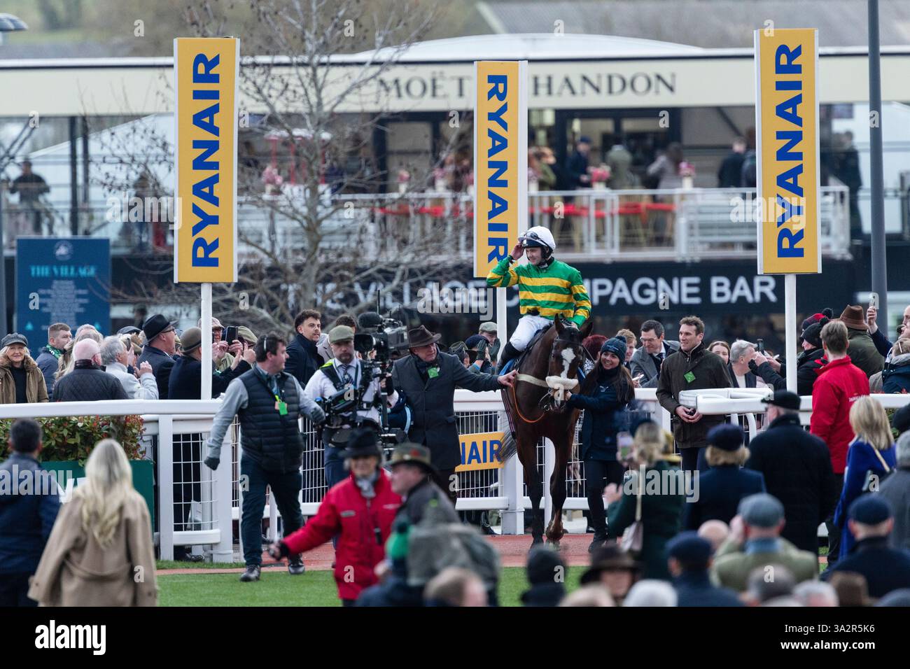 Cheltenham, England. March 13, 2025: Jockey Rachel Blackmore on Bob ...