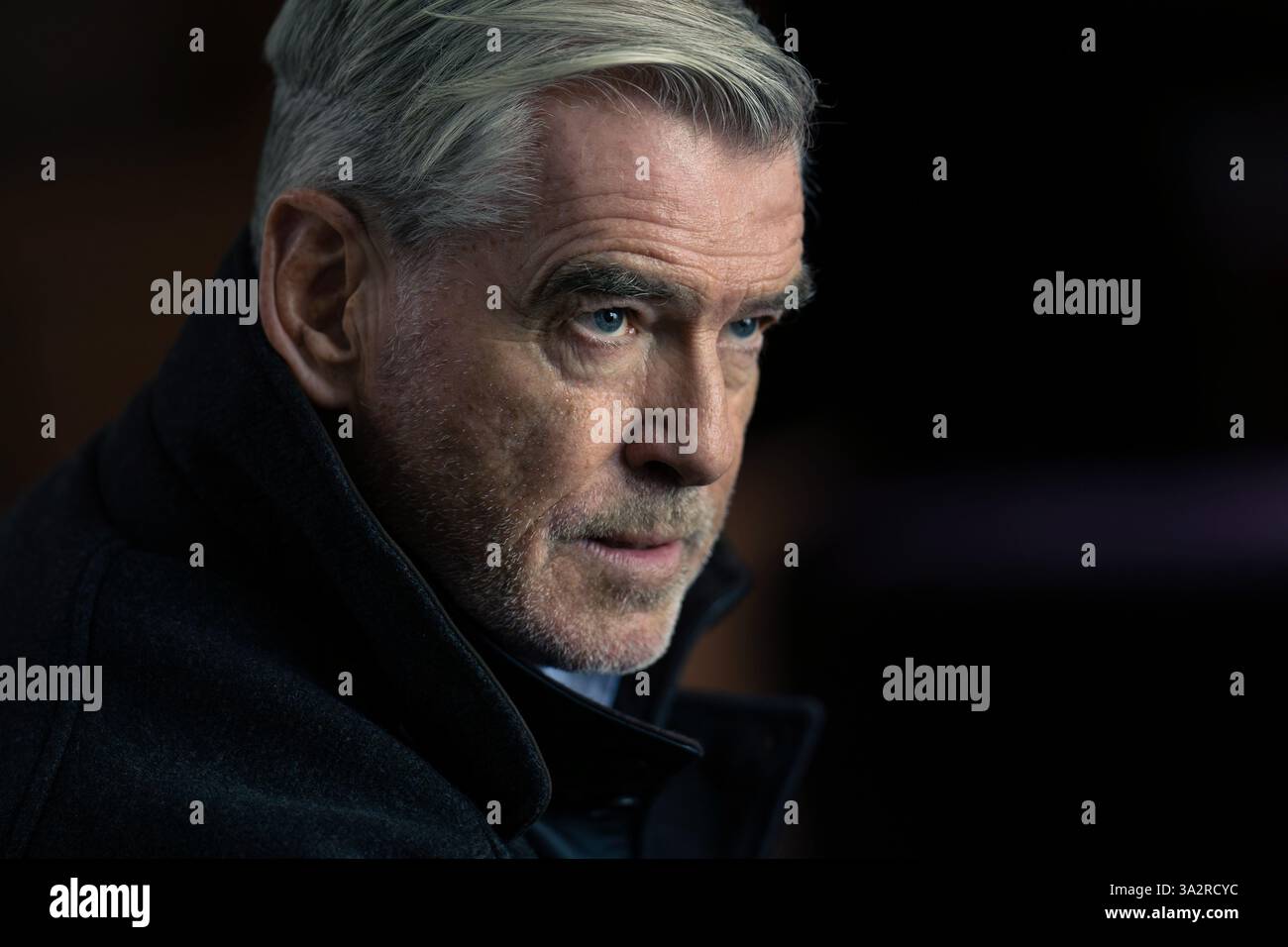 Pierce brosnan helen mirren mobland hi-res stock photography and images ...