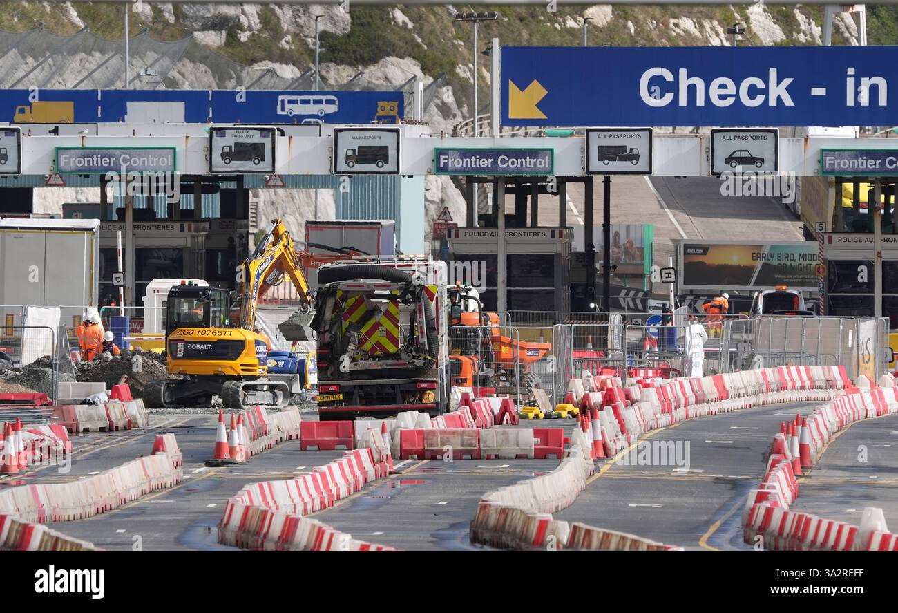 Work is carried out on the installation of the new Entry/Exit System ...