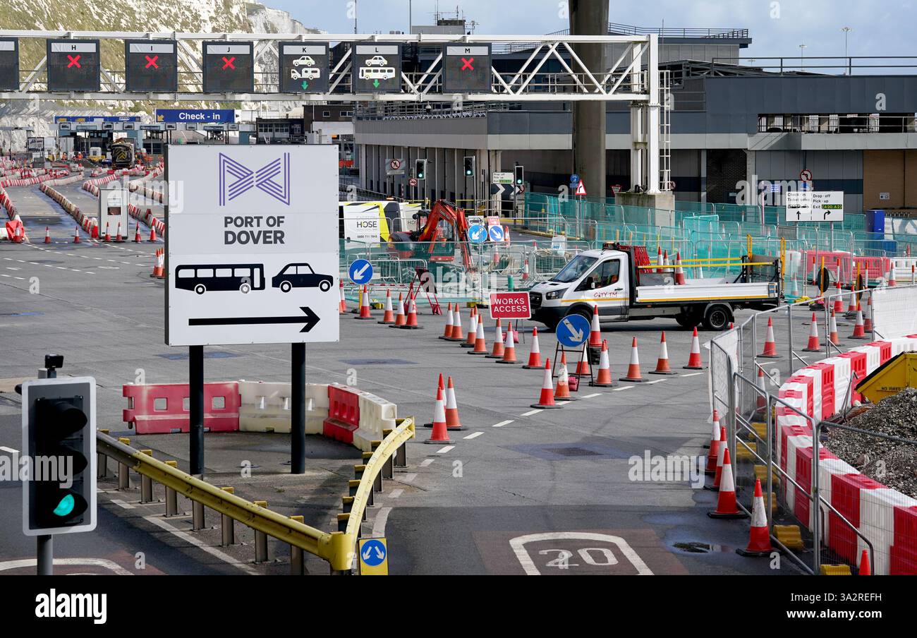 Work is carried out on the installation of the new Entry/Exit System ...