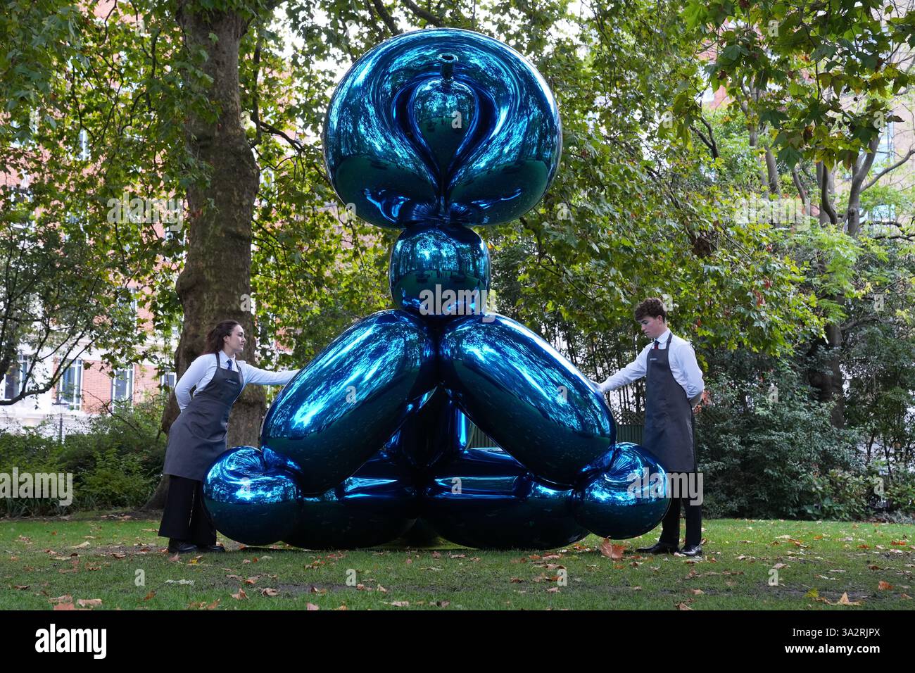 Jeff Koons, Balloon Monkey (Blue) estimated to fetch £6,500,000 to £ ...