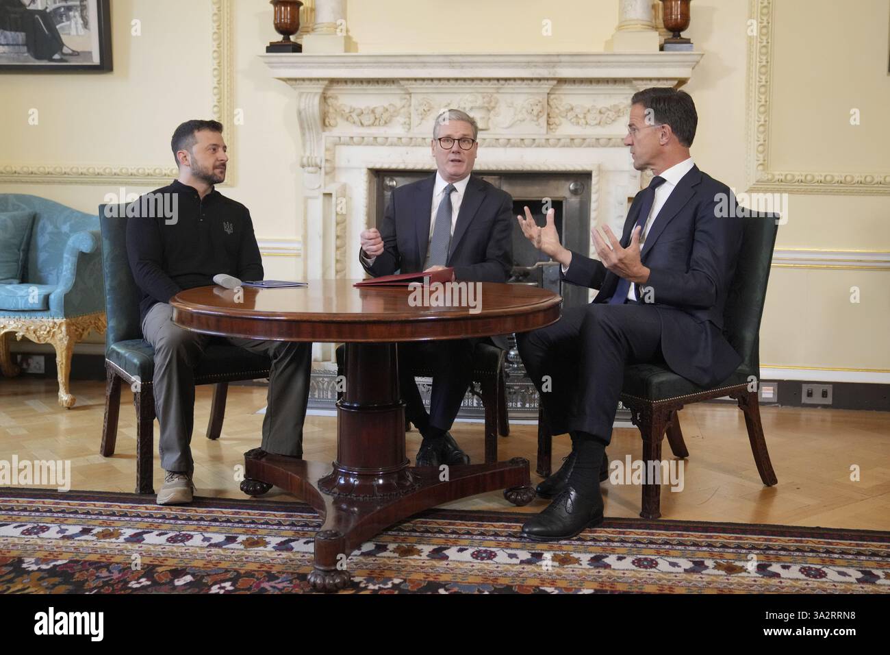 Ukrainian President Volodymyr Zelensky (left), Nato Secretary General ...