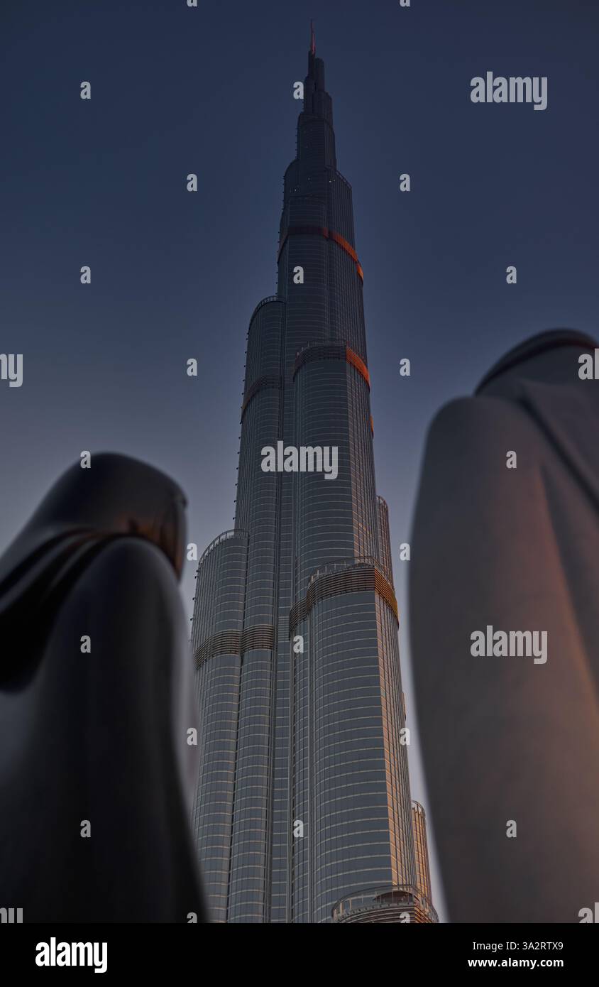 UAE, Dubai, 15 December 2024: The main national monument the sculpture ...