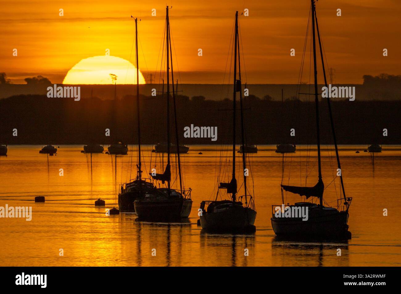 Stunning Sunrise over the River Medway at Upnor Stock Photo - Alamy