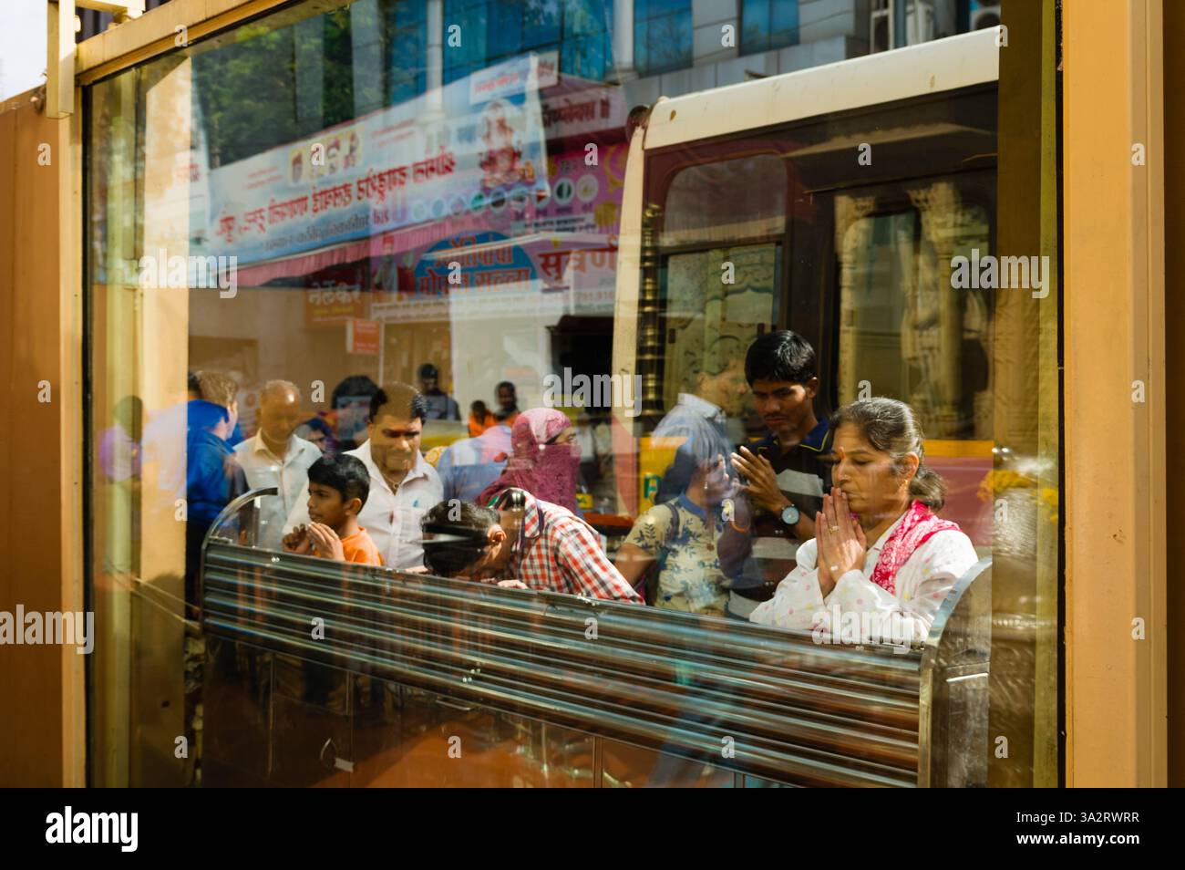 Pune, Maharashtra, India — February 28, 2015: Hindu devotees praying ...