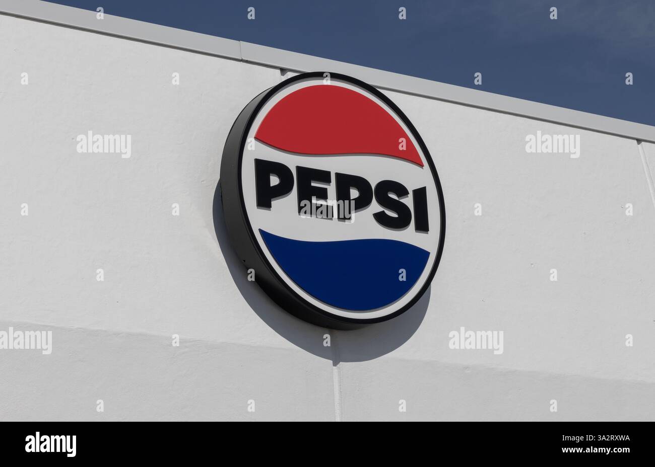 Pepsi logo hi-res stock photography and images - Alamy