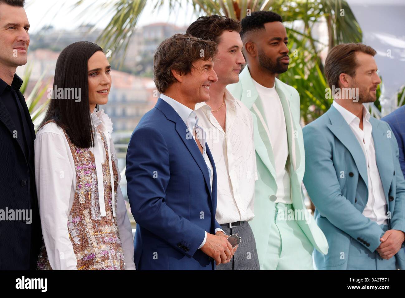 Josepf Kosinski, Jennifer Connelly, Tom Cruise, Miles Teller and Creg ...