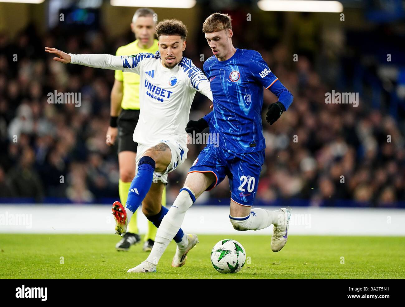 Chelsea's Cole Palmer (right) and Copenhagen's Jordan Larsson (left ...
