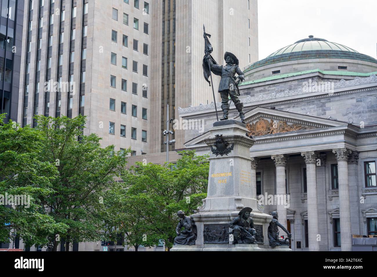 Maisonneuve Monument, Place d'Armes, Old Montreal. Montreal, Quebec ...