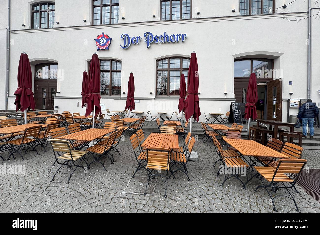 10.03.2025 xsvx, Wirtschaft Einzelhandel, emwir , v.l. Logo, Schriftzug, Der Pschorr in München ...