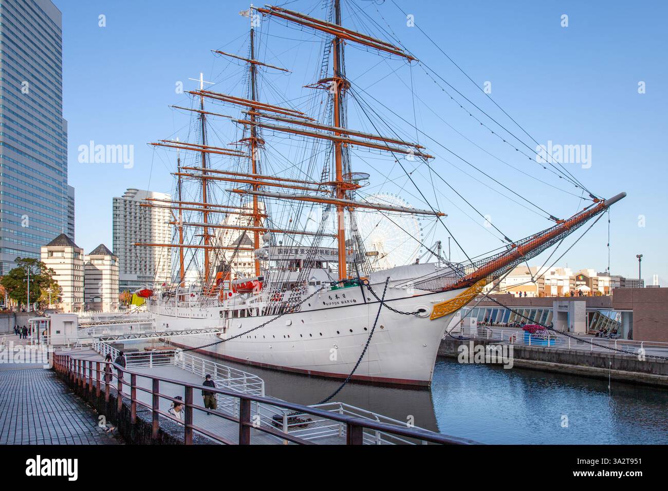 Yokohama Port Museum and the Nippon Maru sail training ship in the ...