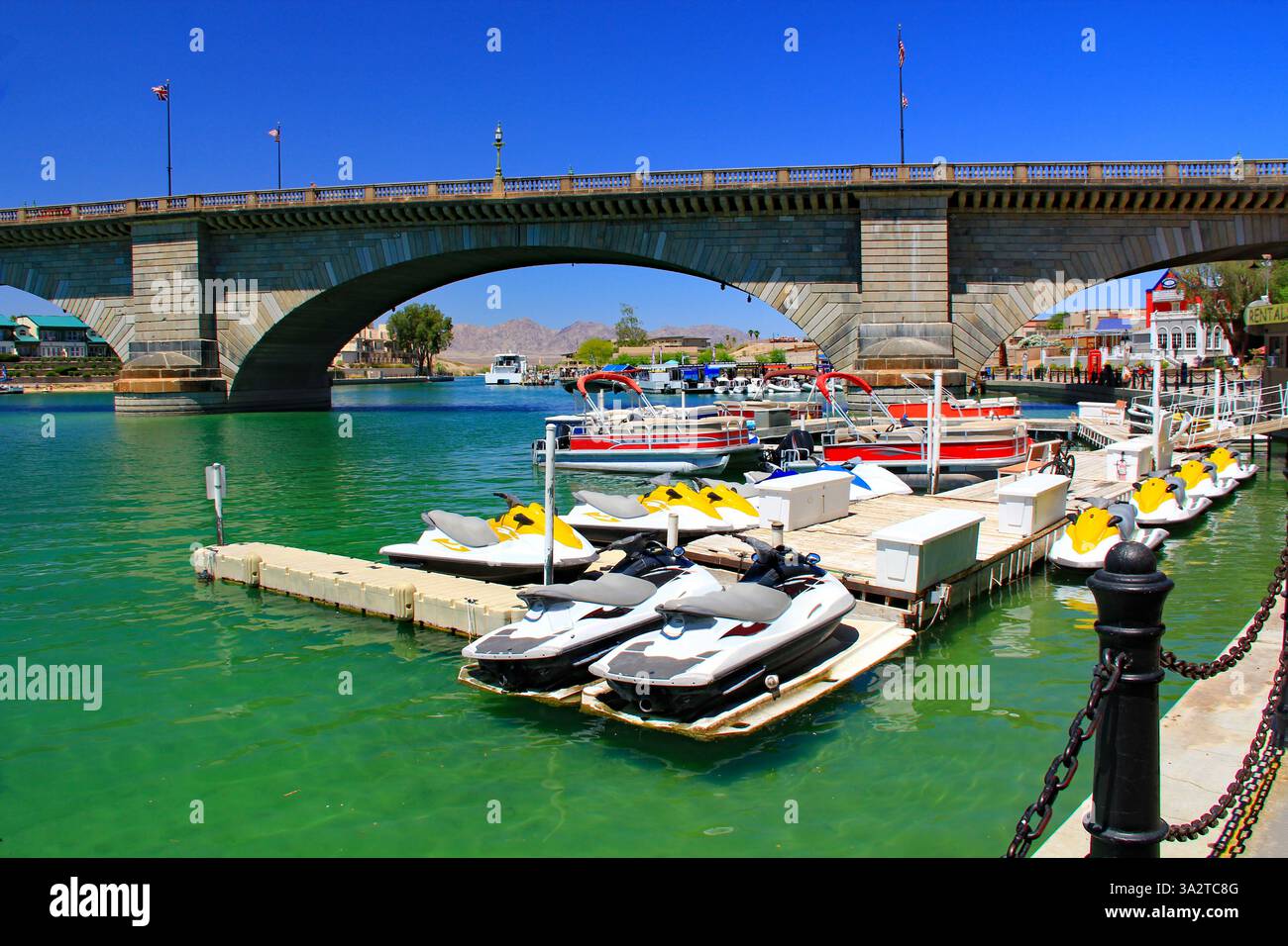 London Bridge and Dock in Lake Havasu City, Arizona Stock Photo - Alamy