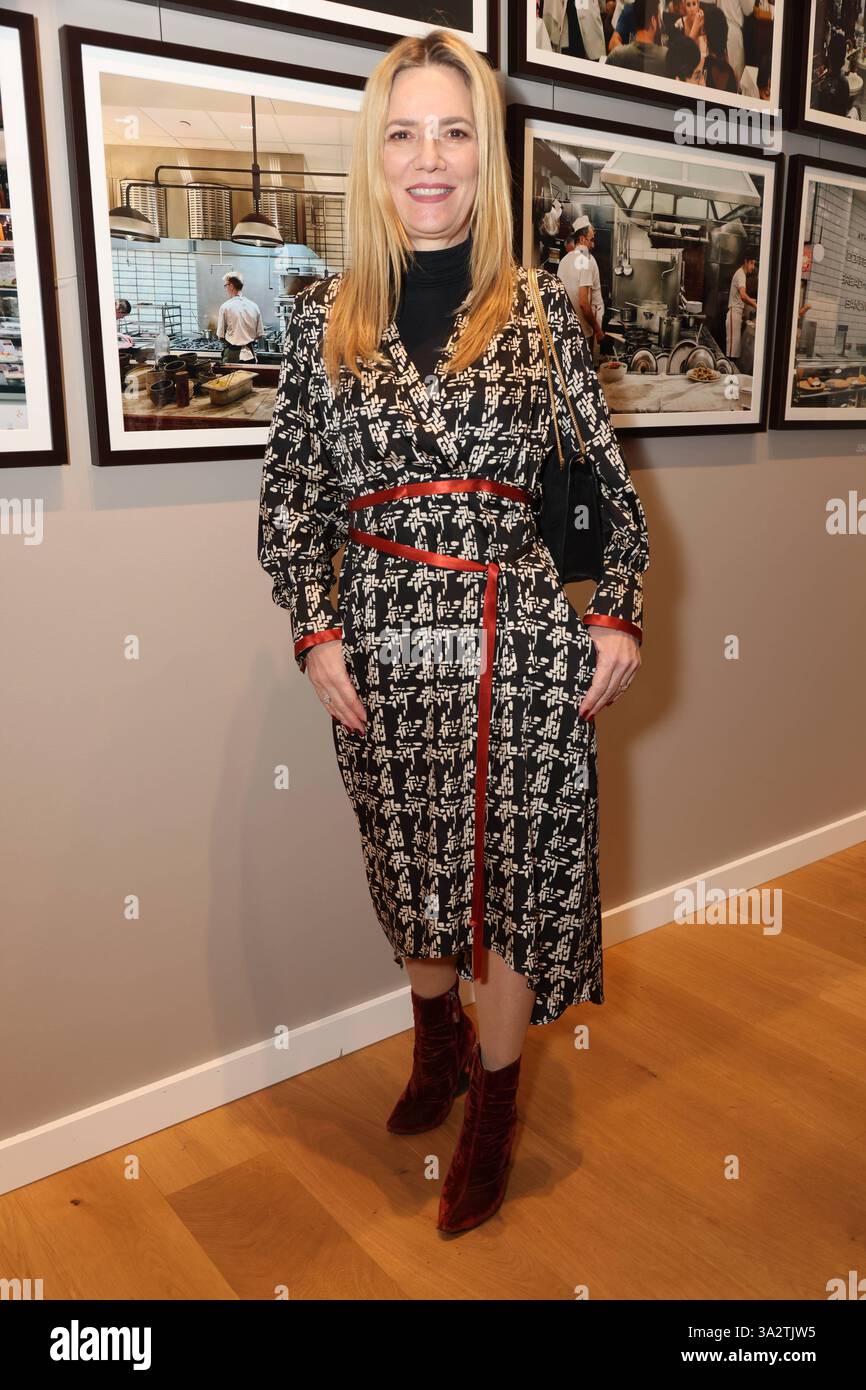 Jessica Stockmann. Handheld - so lautet der Titel der Fotoausstellung ...