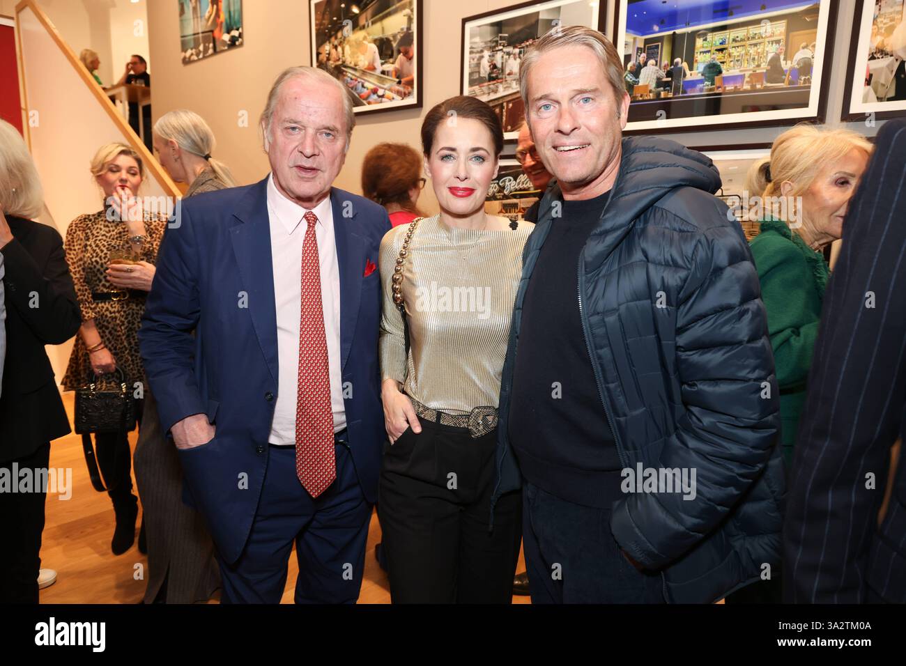 Enno Baron von Ruffin, Annika de Buhr und Hinnerk Baumgarten. Handheld ...