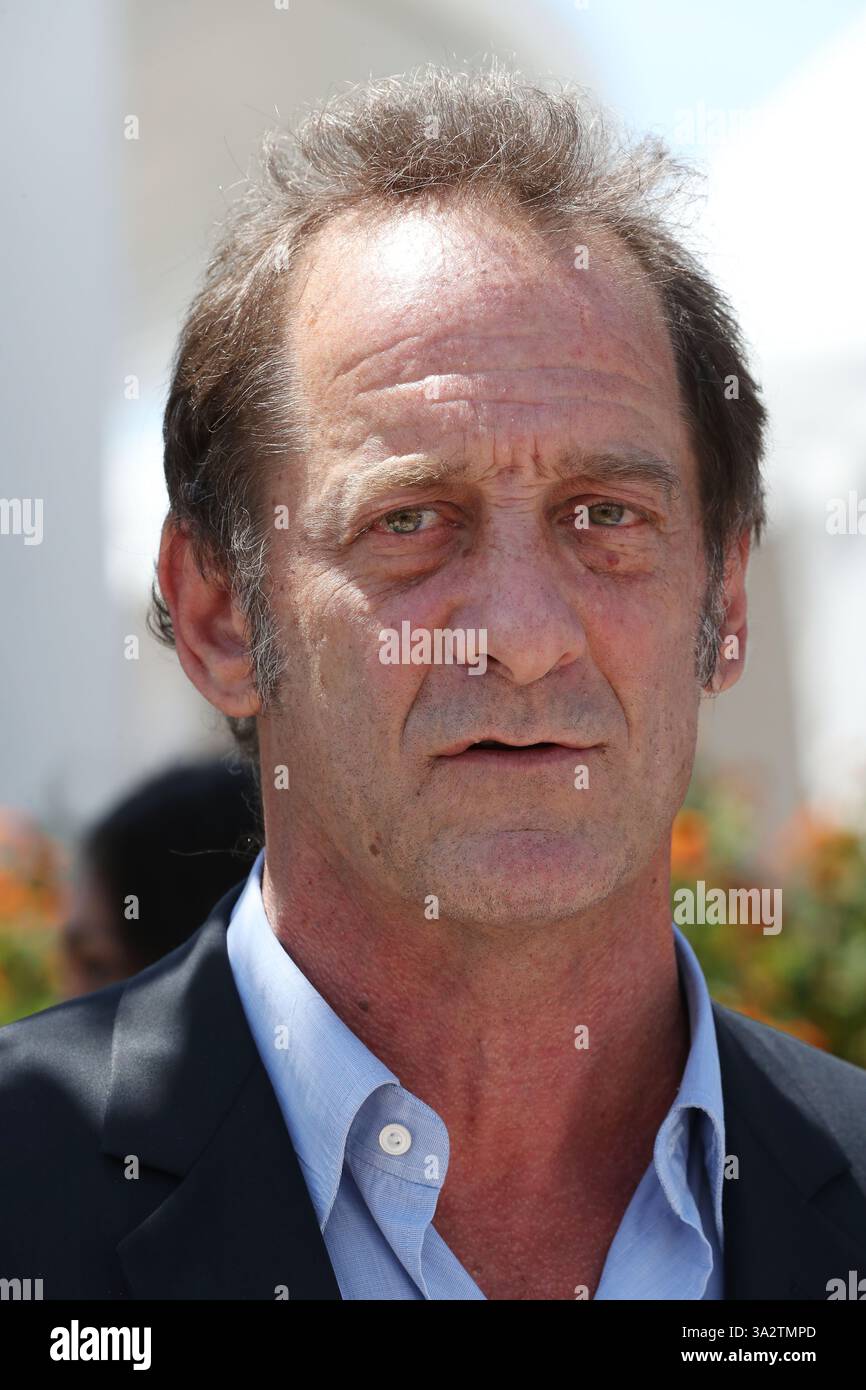 CANNES, FRANCE - MAY 24: Vincent Lindon poses during the photocall for ...