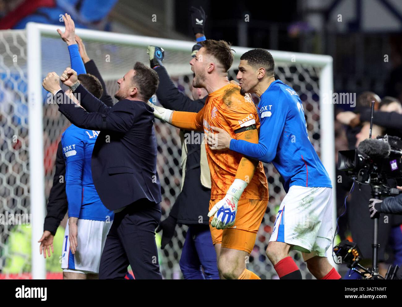 Rangers interim head coach Barry Ferguson (left), goalkeeper Jack ...