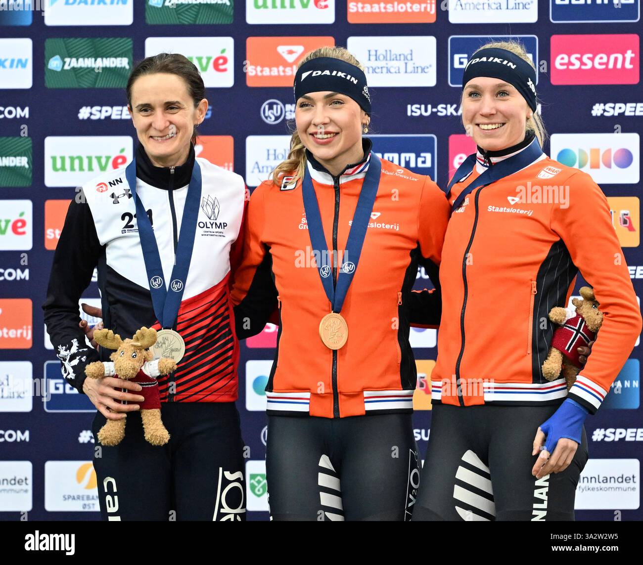 （L to R）Martina Sáblíková of Czech, silver, Joy Beune of Netherlands ...