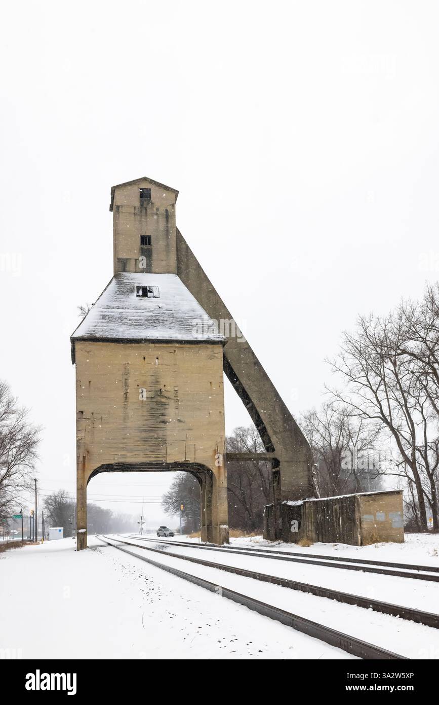 Michigan Central coaling tower, slated for demolition in 2025, in ...