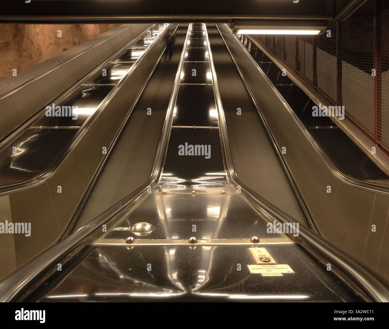 Rulltrappa hi-res stock photography and images - Alamy