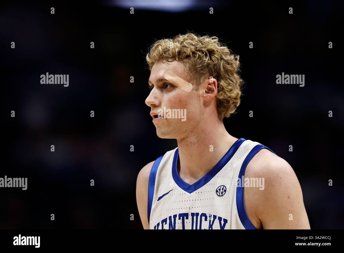 Kentucky guard Collin Chandler (5) walks the court against Oklahoma ...