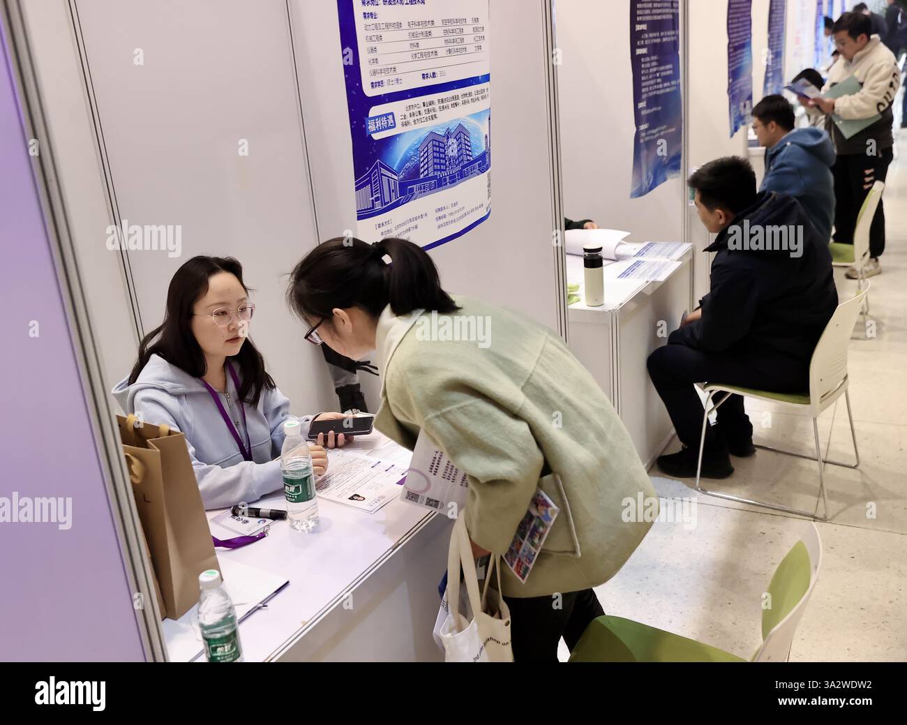 **CHINESE MAINLAND, HONG KONG, MACAU AND TAIWAN OUT** Graduates look ...