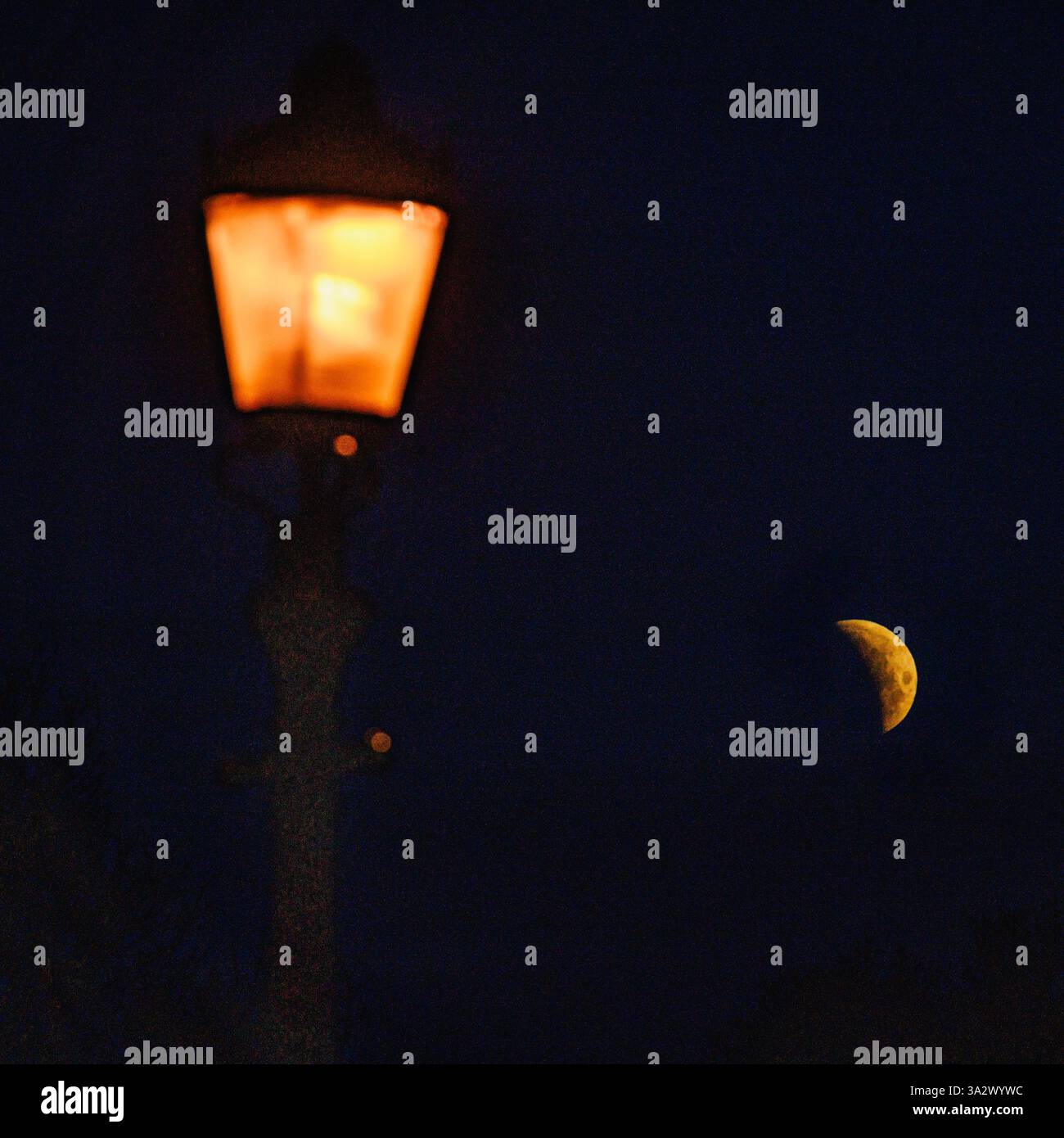 Total lunar eclipse 2025 hi-res stock photography and images - Alamy