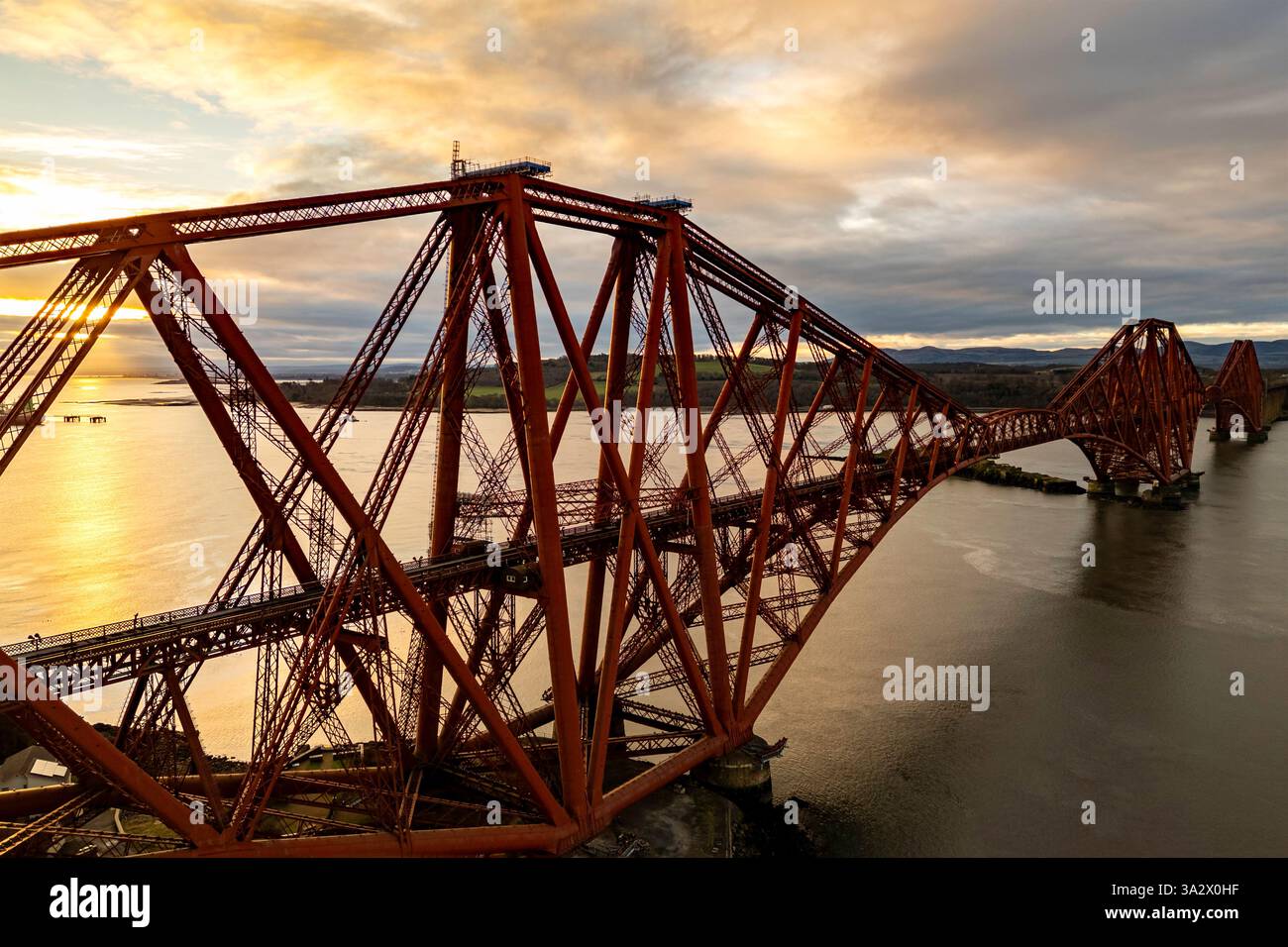 Forth rail bridge north queensferry hi-res stock photography and images ...