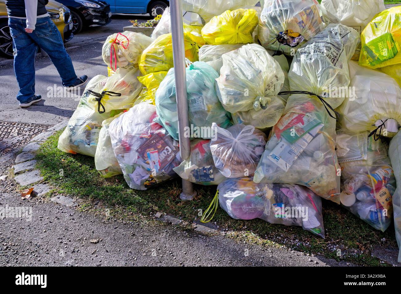 Müllberg. Bald kommt die Abfallentsorgung zum Sammelplatz für den ...