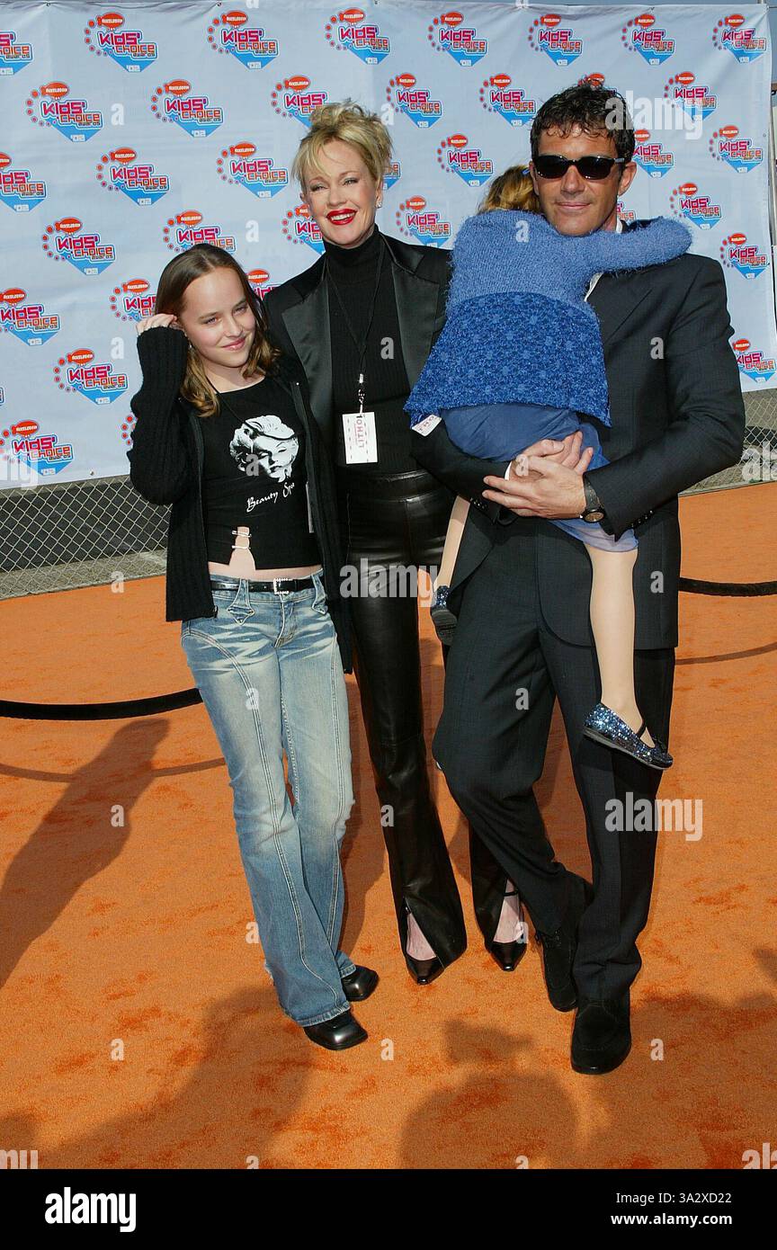 Antonio banderas melanie griffith kids hi-res stock photography and ...