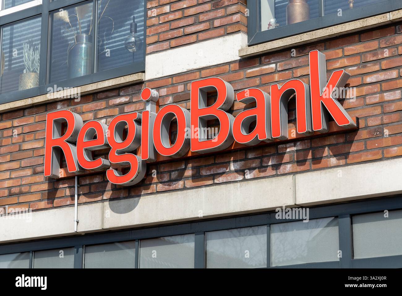 Regio bank logo sign. RegioBank provides retail banking products ...