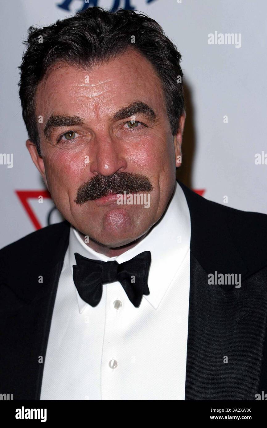 Oct. 15, 2002 - Beverly Hills, CALIFORNIA, USA - TOM SELLECK ..K26761FB ...