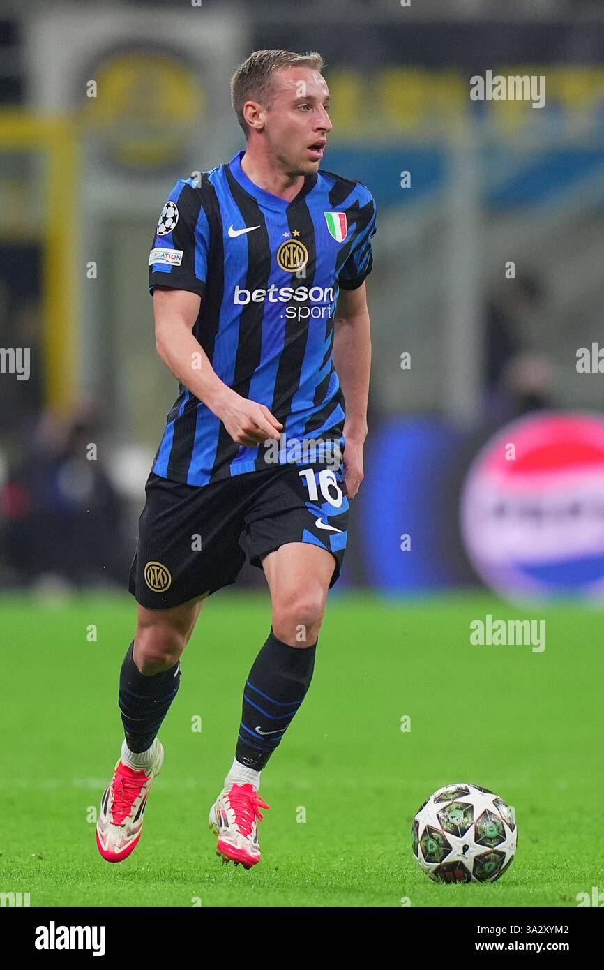 Milano, Italia. 11th Mar, 2025. Inter Milan's Davide Frattesi during ...