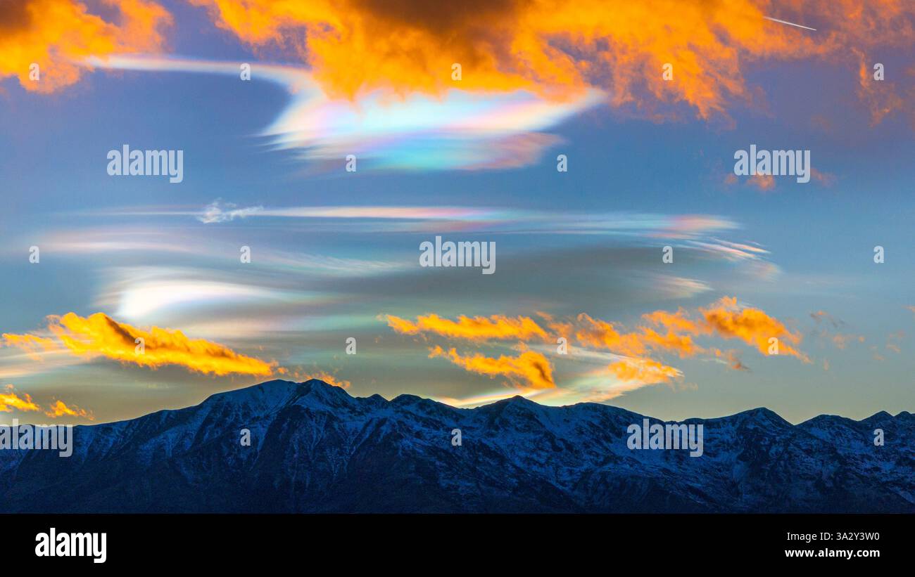 Iridescent clouds at sunset, Lake Como, Italy Stock Photo - Alamy