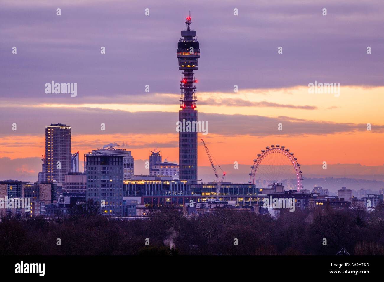 Sunrise over london orange hi-res stock photography and images - Alamy