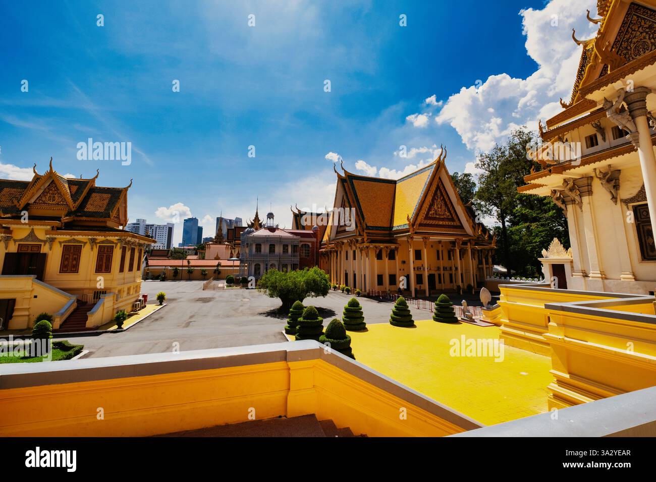 Royal palace in Phnom Penh (Pnom Pen) , Cambodia Stock Photo - Alamy