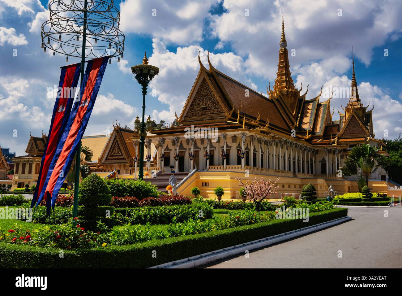 Royal palace in Phnom Penh (Pnom Pen) , Cambodia Stock Photo - Alamy