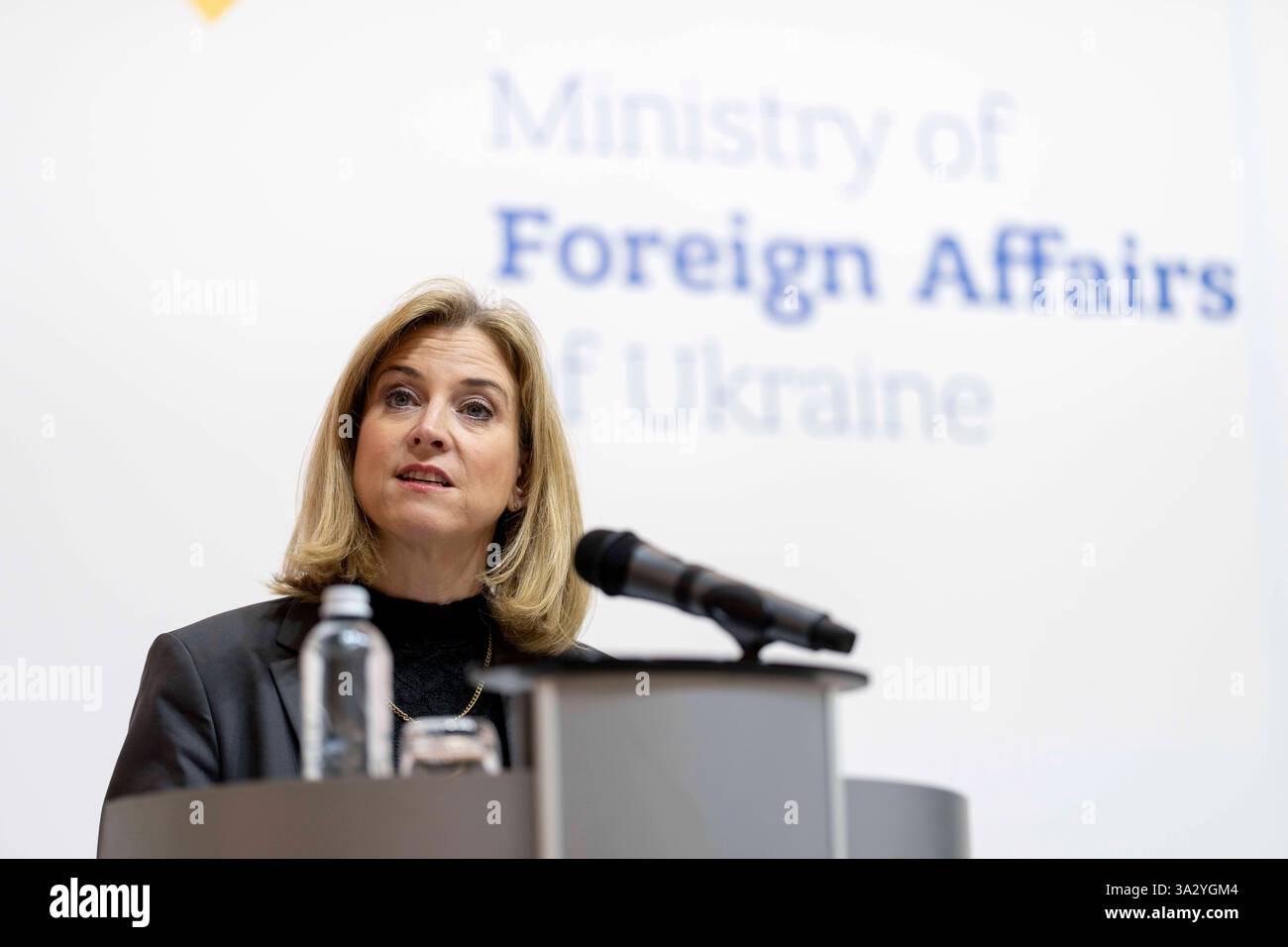 Österreichische Außenministerin Beate Meinl-Reisinger zu Gast bei ihrem ...