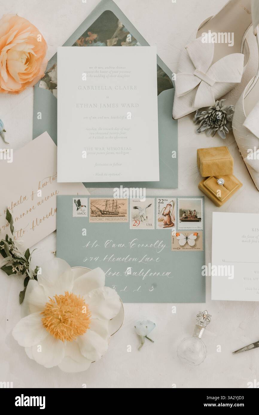 Wedding invitation suite delicate floral hi-res stock photography and ...