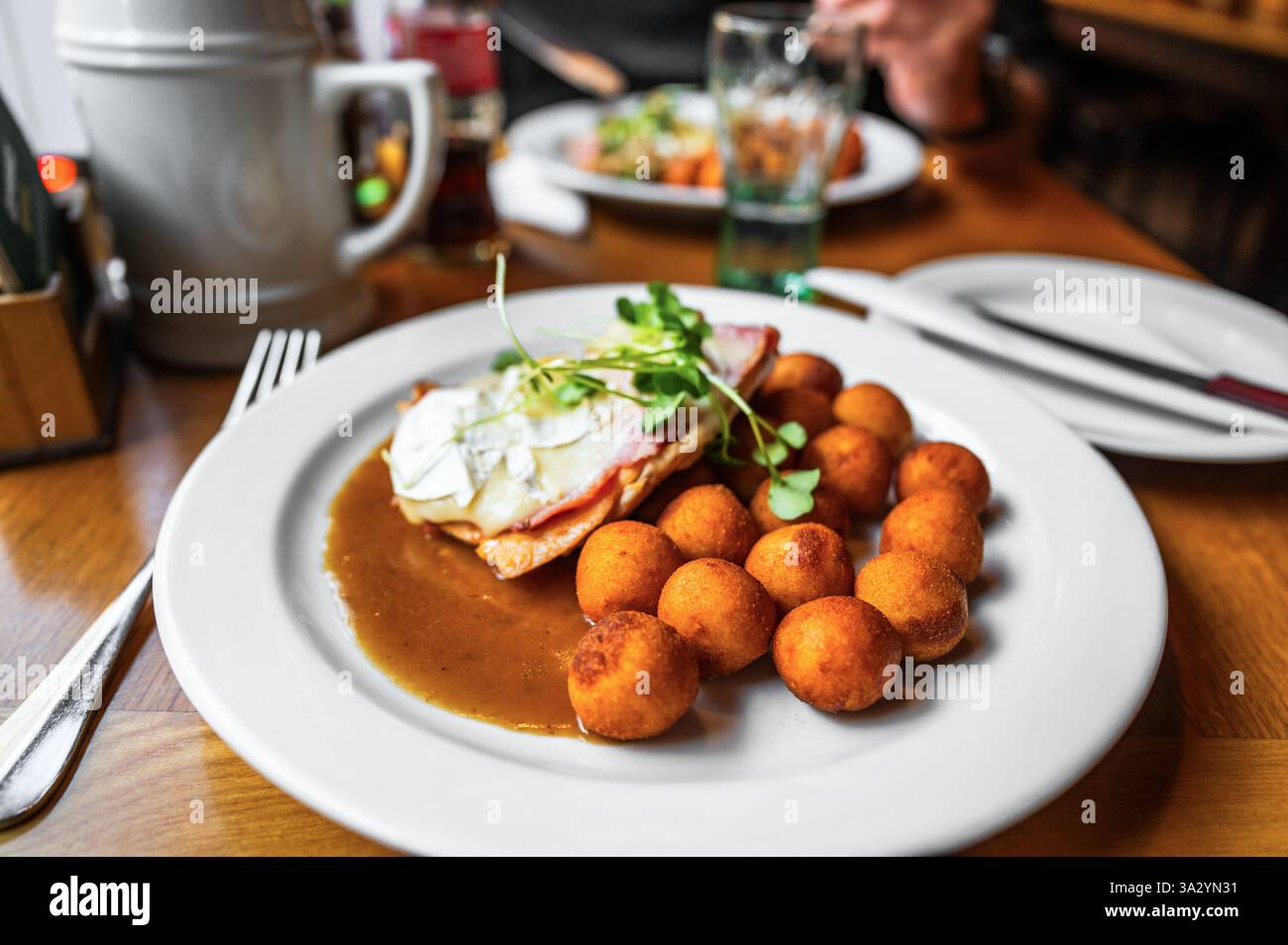 Steak with camembert and ham hi-res stock photography and images - Alamy