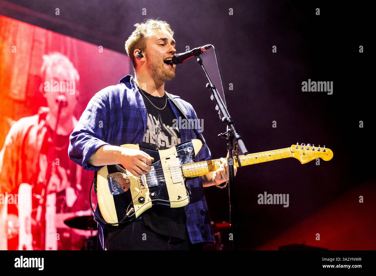 Sam fender pics 2025 hi-res stock photography and images - Alamy