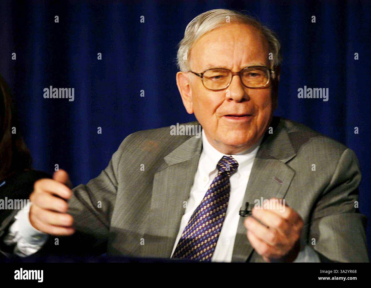 May 12, 2003 - New York, New York, USA - Warren Buffet has pledged 10 ...
