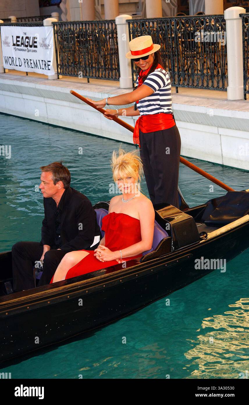 Peta wilson damian harris hi-res stock photography and images - Alamy