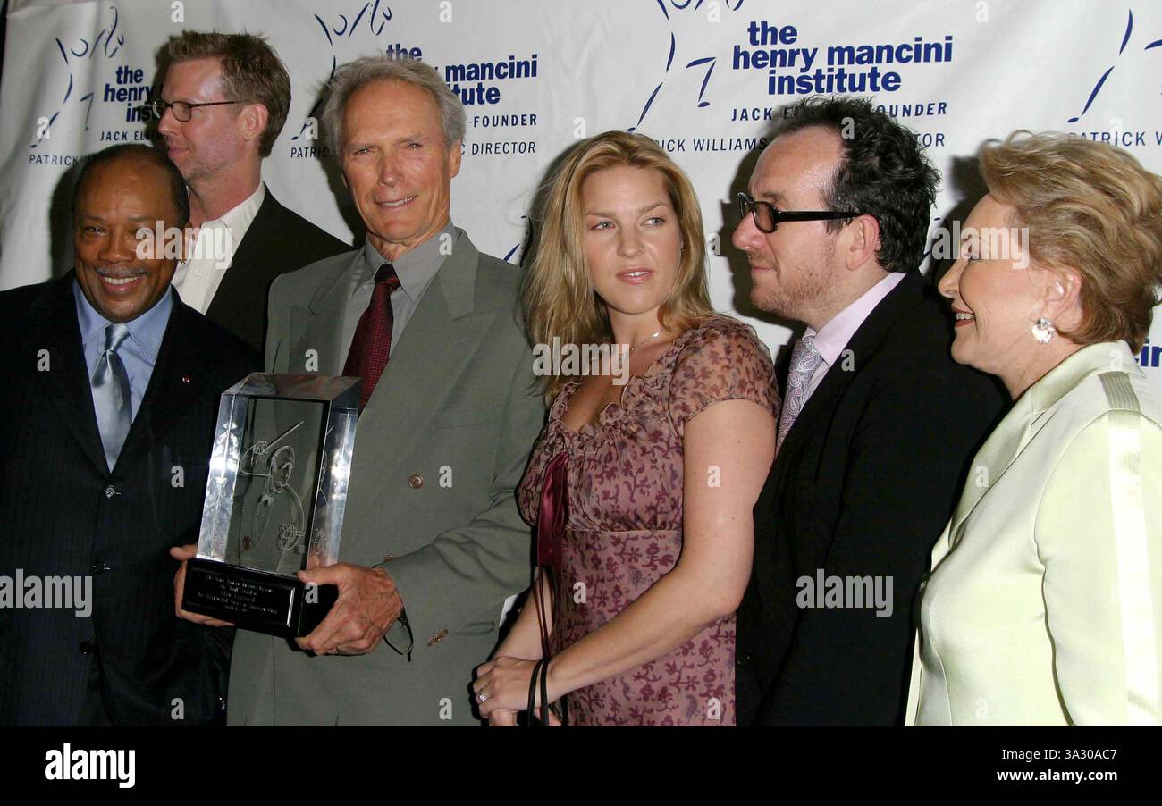Aug. 16, 2003 - Los Angeles, CA, USA - CLINT EASTWOOD AND QUINCY JONES ...